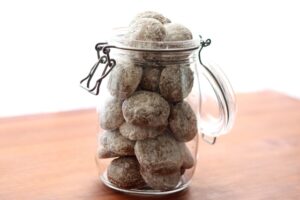 Pfeffernusse ~ German Pepper Nut Cookies | barefeetinthekitchen.com
