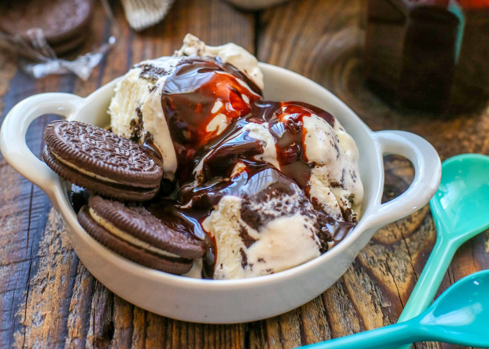 Cookies and Cream Ice Cream - Barefeet in the Kitchen