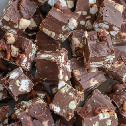 Chocolate Covered Pretzel Fudge - Barefeet in the Kitchen