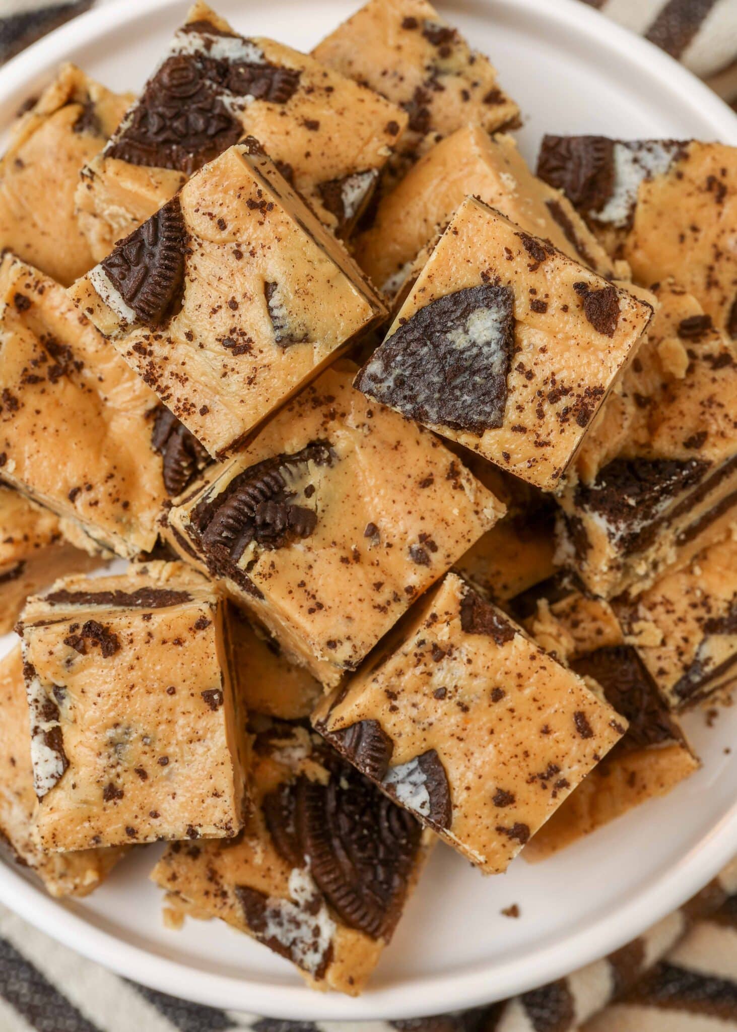 Peanut Butter Oreo Fudge - Barefeet in the Kitchen